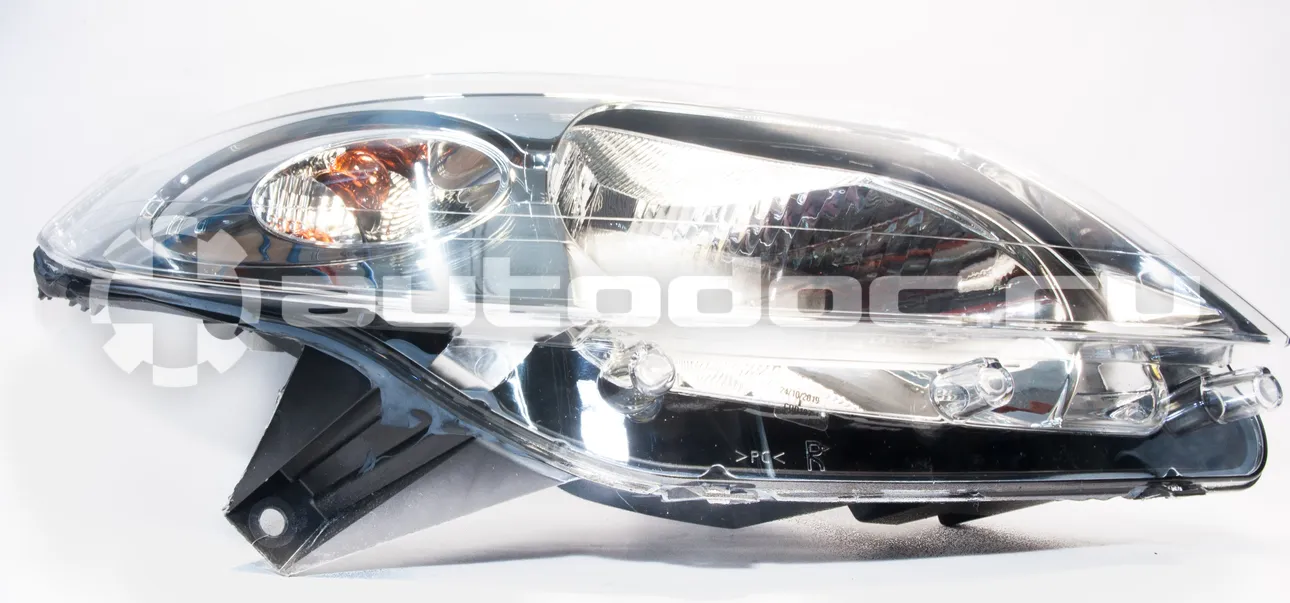 RENAULT 8200733877 - Фара правая